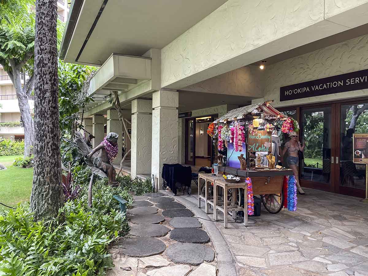 Hilton Hawaiian Village review: you’re either going to love it or hate it – SleepAndReview